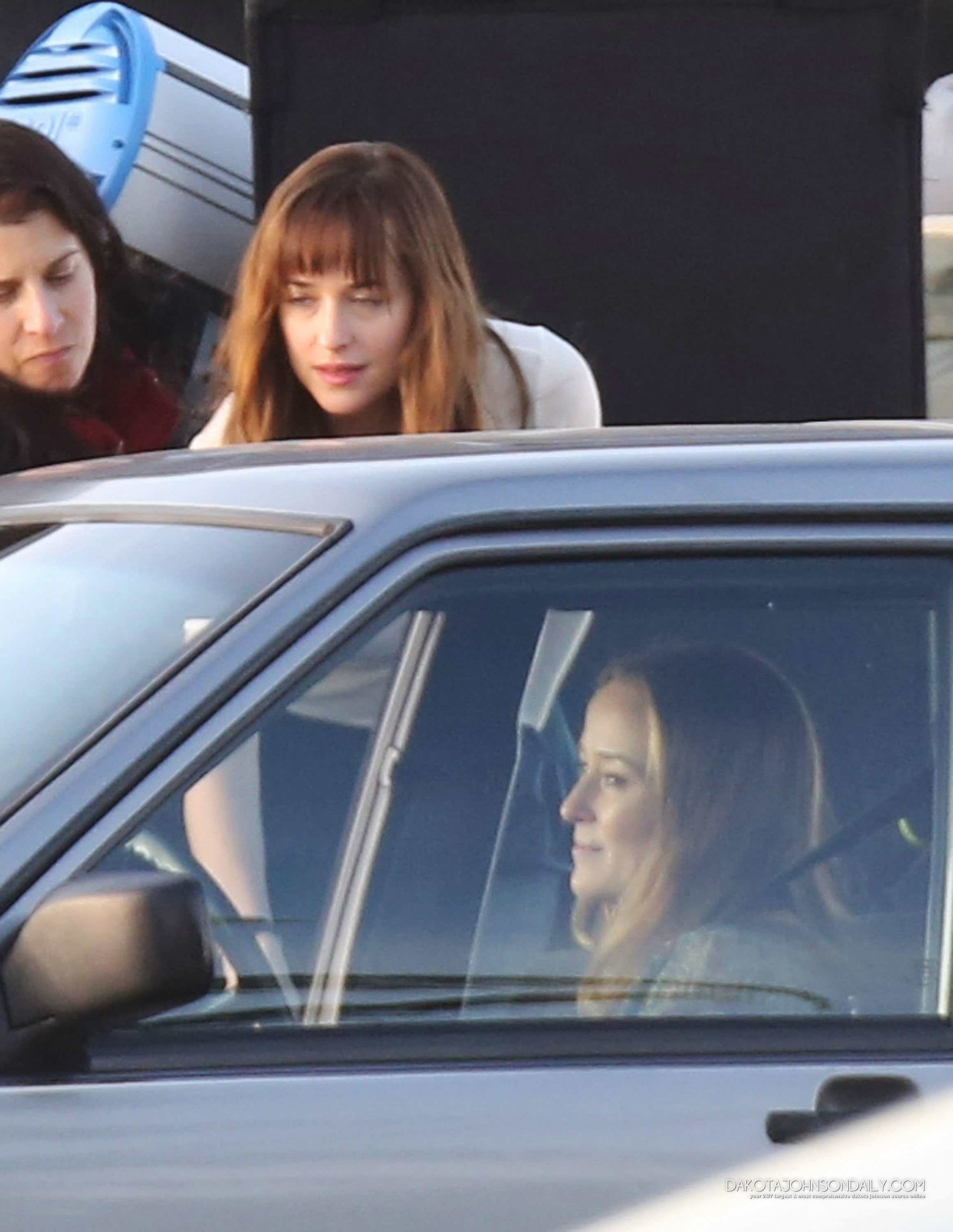 Filming - December 5, 2013 - 33 - Dakota Johnson Pictures